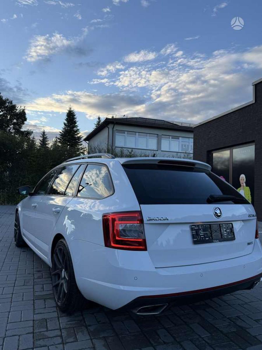 White Skoda Octavia 2016 in Kaisiadorys, with an engine capacity of 1.97 L and mileage of 303 thousand km for 6999 €, photo 16 on AUTOMOTO.COM.LV