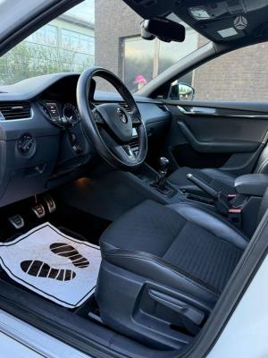 White Skoda Octavia 2016 in Kaisiadorys, with an engine capacity of 1.97 L and mileage of 303 thousand km for 6999 €, photo 18 on AUTOMOTO.COM.LV