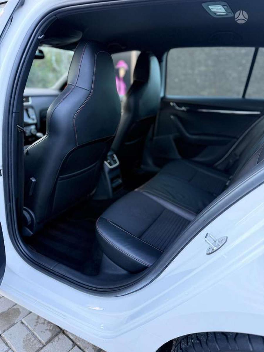 White Skoda Octavia 2016 in Kaisiadorys, with an engine capacity of 1.97 L and mileage of 303 thousand km for 6999 €, photo 31 on AUTOMOTO.COM.LV