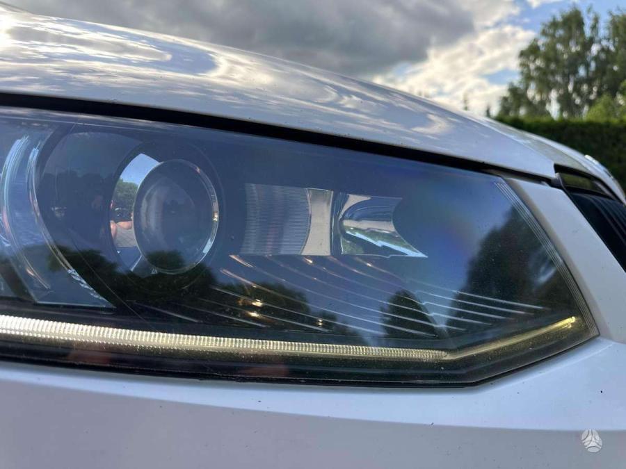 White Skoda Octavia 2016 in Kaisiadorys, with an engine capacity of 1.97 L and mileage of 303 thousand km for 6999 €, photo 38 on AUTOMOTO.COM.LV