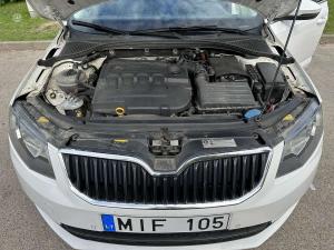 Белый Шкода Октавия 2016 в Вильнюс, объемом двигателя 1.60 л и пробегом 270 тыс. км за 6500 €, фото 6 на AUTOMOTO.COM.LV