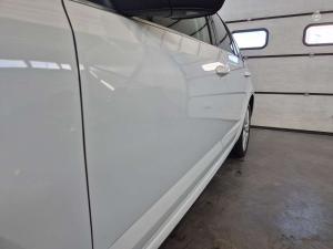 White Skoda Octavia 2016 in Raseiniai, with an engine capacity of 1.97 L and mileage of 258 thousand km for 7300 €, photo 12 on AUTOMOTO.COM.LV