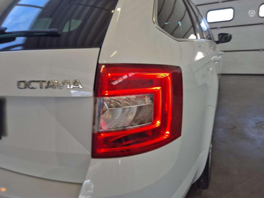 White Skoda Octavia 2016 in Raseiniai, with an engine capacity of 1.97 L and mileage of 258 thousand km for 7300 €, photo 13 on AUTOMOTO.COM.LV