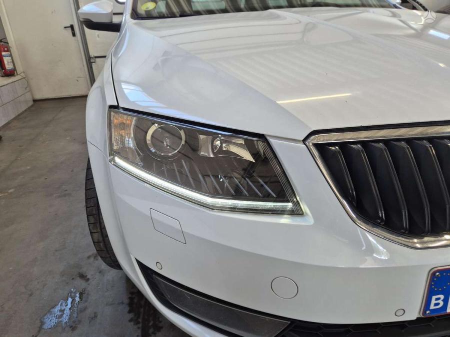 White Skoda Octavia 2016 in Raseiniai, with an engine capacity of 1.97 L and mileage of 258 thousand km for 7300 €, photo 14 on AUTOMOTO.COM.LV