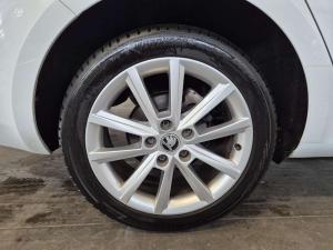 White Skoda Octavia 2016 in Raseiniai, with an engine capacity of 1.97 L and mileage of 258 thousand km for 7300 €, photo 15 on AUTOMOTO.COM.LV