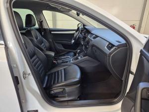 White Skoda Octavia 2016 in Raseiniai, with an engine capacity of 1.97 L and mileage of 258 thousand km for 7300 €, photo 23 on AUTOMOTO.COM.LV