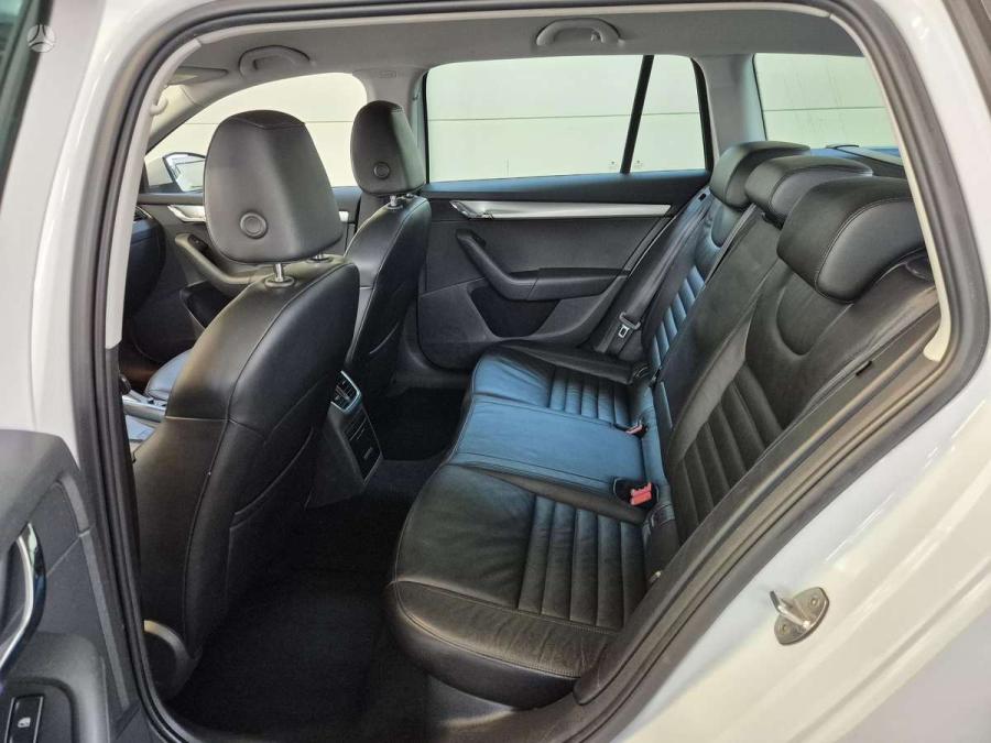 White Skoda Octavia 2016 in Raseiniai, with an engine capacity of 1.97 L and mileage of 258 thousand km for 7300 €, photo 26 on AUTOMOTO.COM.LV