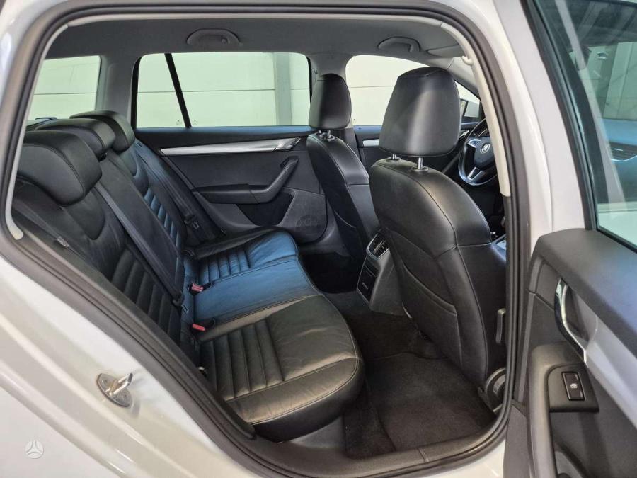 White Skoda Octavia 2016 in Raseiniai, with an engine capacity of 1.97 L and mileage of 258 thousand km for 7300 €, photo 27 on AUTOMOTO.COM.LV
