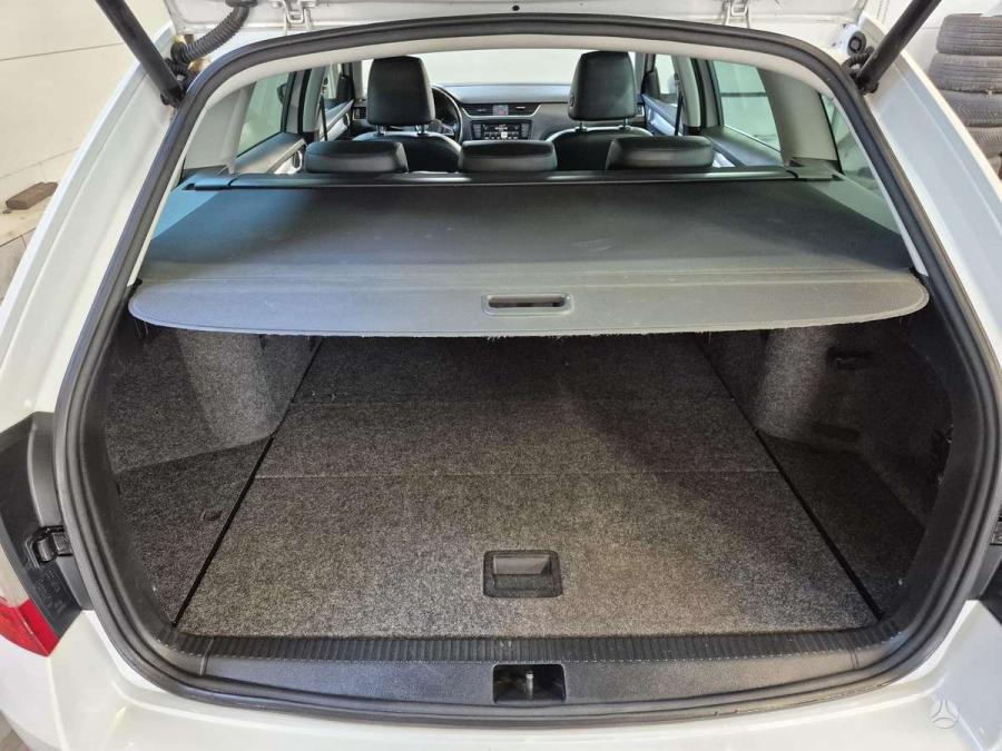 White Skoda Octavia 2016 in Raseiniai, with an engine capacity of 1.97 L and mileage of 258 thousand km for 7300 €, photo 28 on AUTOMOTO.COM.LV