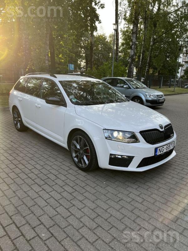 White Skoda Octavia 2016 in Riga, with an engine capacity of 2.00 L and mileage of 270 thousand km for 10500 €, photo 3 on AUTOMOTO.COM.LV