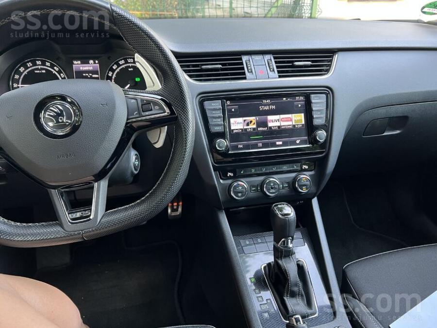 White Skoda Octavia 2016 in Riga, with an engine capacity of 2.00 L and mileage of 270 thousand km for 10500 €, photo 9 on AUTOMOTO.COM.LV