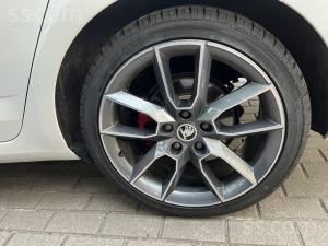 White Skoda Octavia 2016 in Riga, with an engine capacity of 2.00 L and mileage of 270 thousand km for 10500 €, photo 10 on AUTOMOTO.COM.LV