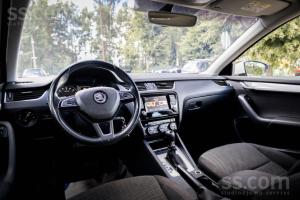 White Skoda Octavia 2016 in Riga, with an engine capacity of 1.60 L and mileage of 355 thousand km for 3990 €, photo 11 on AUTOMOTO.COM.LV
