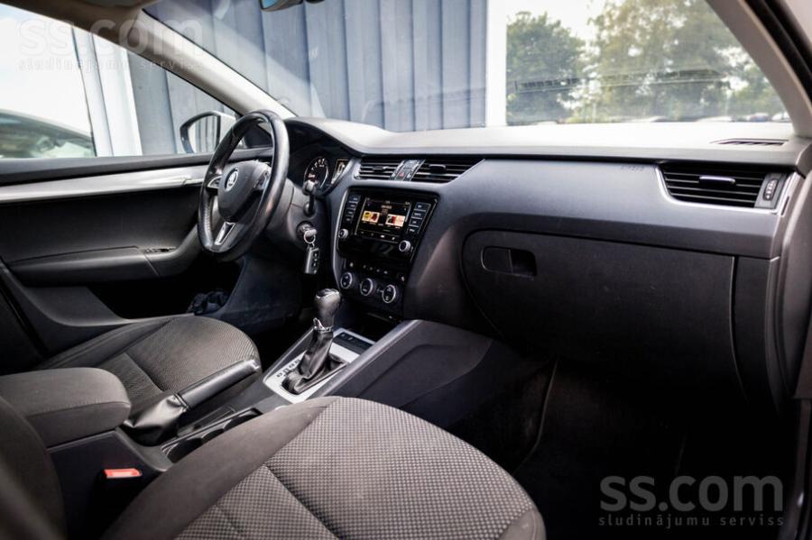 White Skoda Octavia 2016 in Riga, with an engine capacity of 1.60 L and mileage of 355 thousand km for 3990 €, photo 12 on AUTOMOTO.COM.LV