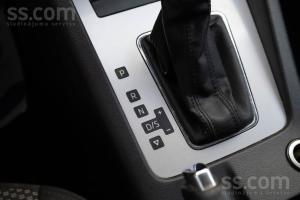 White Skoda Octavia 2016 in Riga, with an engine capacity of 1.60 L and mileage of 355 thousand km for 3990 €, photo 17 on AUTOMOTO.COM.LV