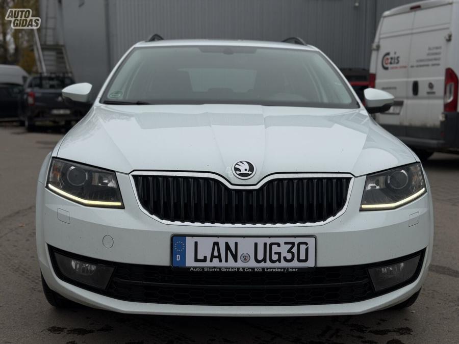 White Skoda Octavia 2016 in Rokiskis, with an engine capacity of 1.60 L and mileage of 360 thousand km for 5350 €, photo 12 on AUTOMOTO.COM.LV