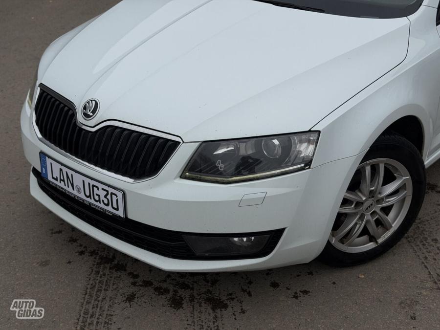 White Skoda Octavia 2016 in Rokiskis, with an engine capacity of 1.60 L and mileage of 360 thousand km for 5350 €, photo 14 on AUTOMOTO.COM.LV