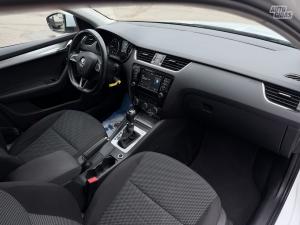 White Skoda Octavia 2016 in Rokiskis, with an engine capacity of 1.60 L and mileage of 360 thousand km for 5350 €, photo 18 on AUTOMOTO.COM.LV