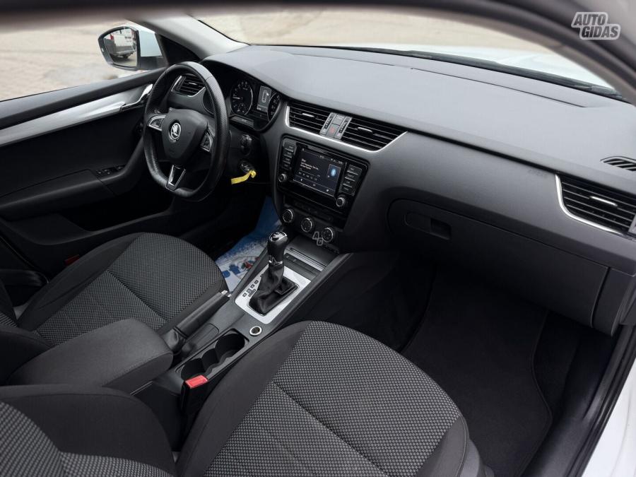 White Skoda Octavia 2016 in Rokiskis, with an engine capacity of 1.60 L and mileage of 360 thousand km for 5350 €, photo 18 on AUTOMOTO.COM.LV