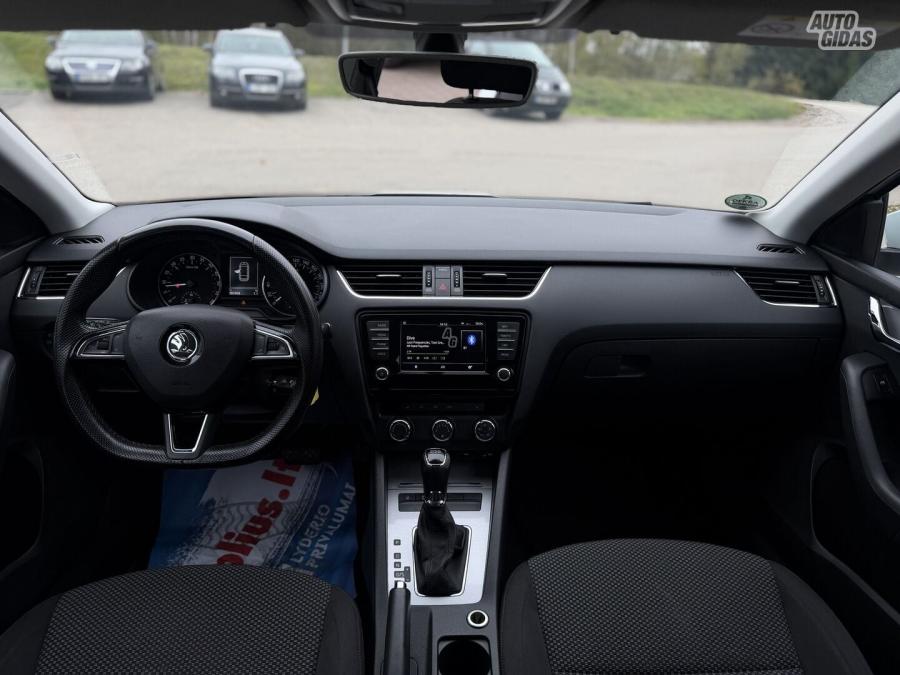 White Skoda Octavia 2016 in Rokiskis, with an engine capacity of 1.60 L and mileage of 360 thousand km for 5350 €, photo 19 on AUTOMOTO.COM.LV