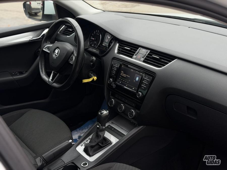 White Skoda Octavia 2016 in Rokiskis, with an engine capacity of 1.60 L and mileage of 360 thousand km for 5350 €, photo 21 on AUTOMOTO.COM.LV
