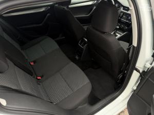White Skoda Octavia 2016 in Rokiskis, with an engine capacity of 1.60 L and mileage of 360 thousand km for 5350 €, photo 27 on AUTOMOTO.COM.LV