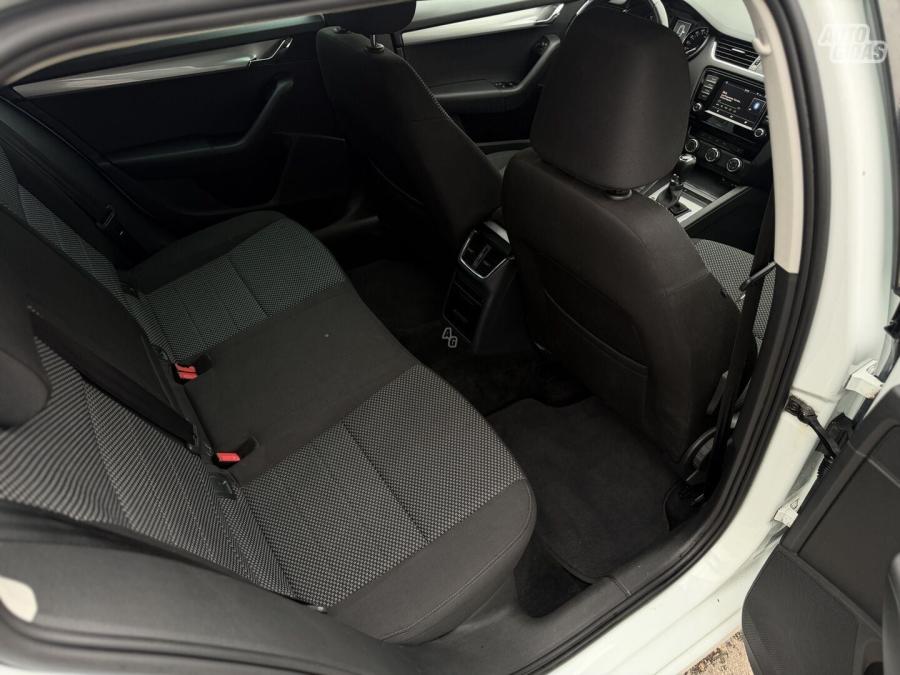 White Skoda Octavia 2016 in Rokiskis, with an engine capacity of 1.60 L and mileage of 360 thousand km for 5350 €, photo 27 on AUTOMOTO.COM.LV