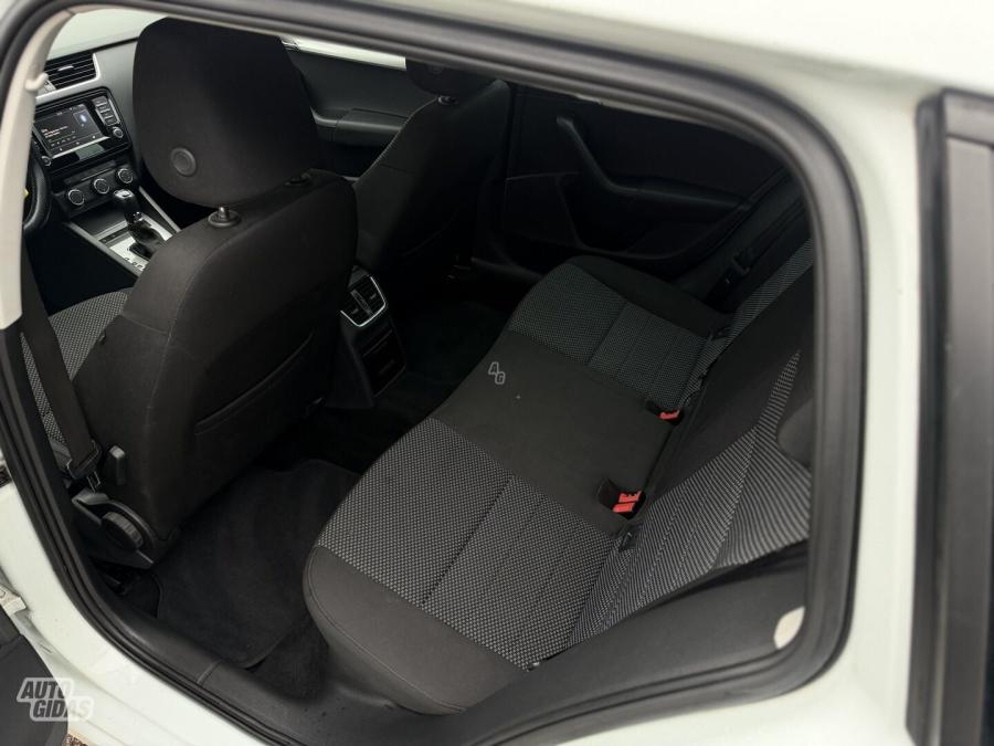 White Skoda Octavia 2016 in Rokiskis, with an engine capacity of 1.60 L and mileage of 360 thousand km for 5350 €, photo 28 on AUTOMOTO.COM.LV