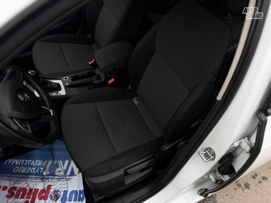 White Skoda Octavia 2016 in Rokiskis, with an engine capacity of 1.60 L and mileage of 360 thousand km for 5350 €, photo 41 on AUTOMOTO.COM.LV