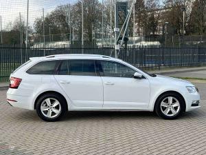 White Skoda Octavia 2017 in Jonava, with an engine capacity of 1.60 L and mileage of 298 thousand km for 6900 €, photo 3 on AUTOMOTO.COM.LV