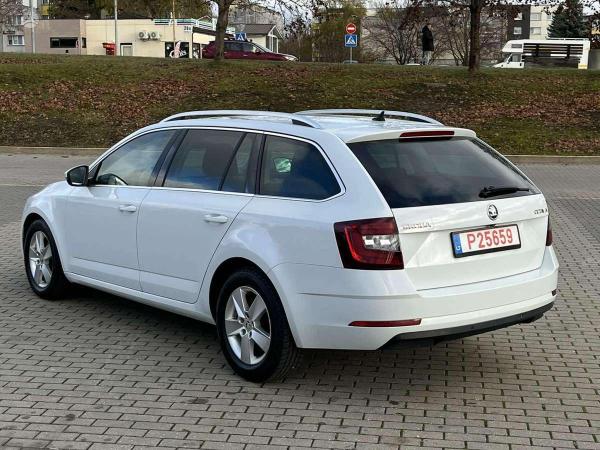 White Skoda Octavia 2017 in Jonava, with an engine capacity of 1.60 L and mileage of 298 thousand km for 6900 €, photo 4 on AUTOMOTO.COM.LV