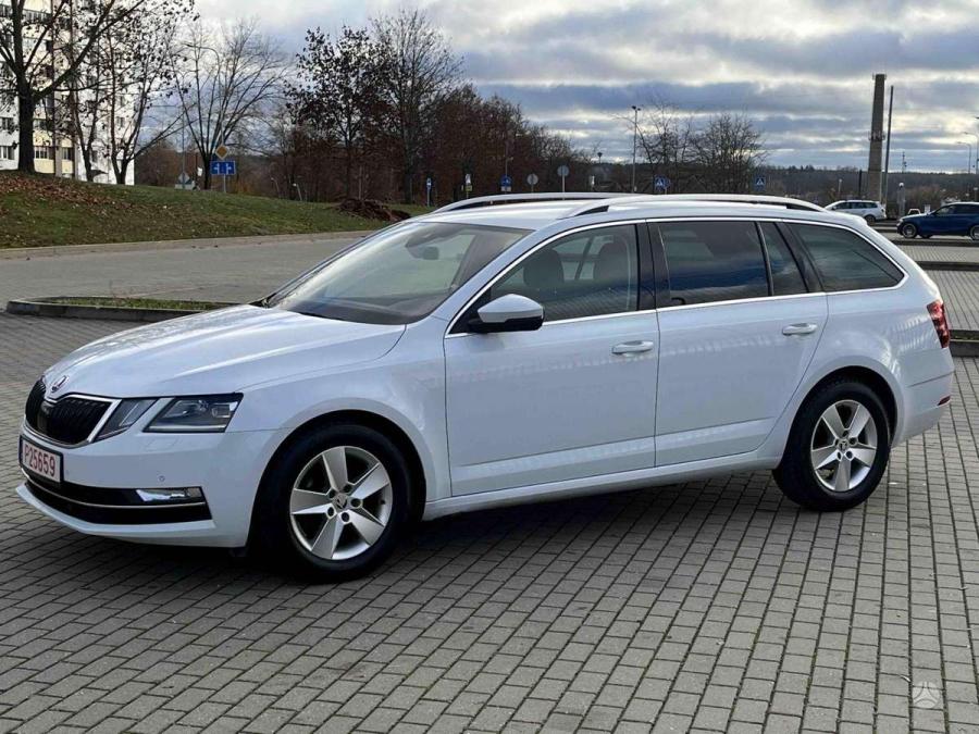 White Skoda Octavia 2017 in Jonava, with an engine capacity of 1.60 L and mileage of 298 thousand km for 6900 €, photo 10 on AUTOMOTO.COM.LV