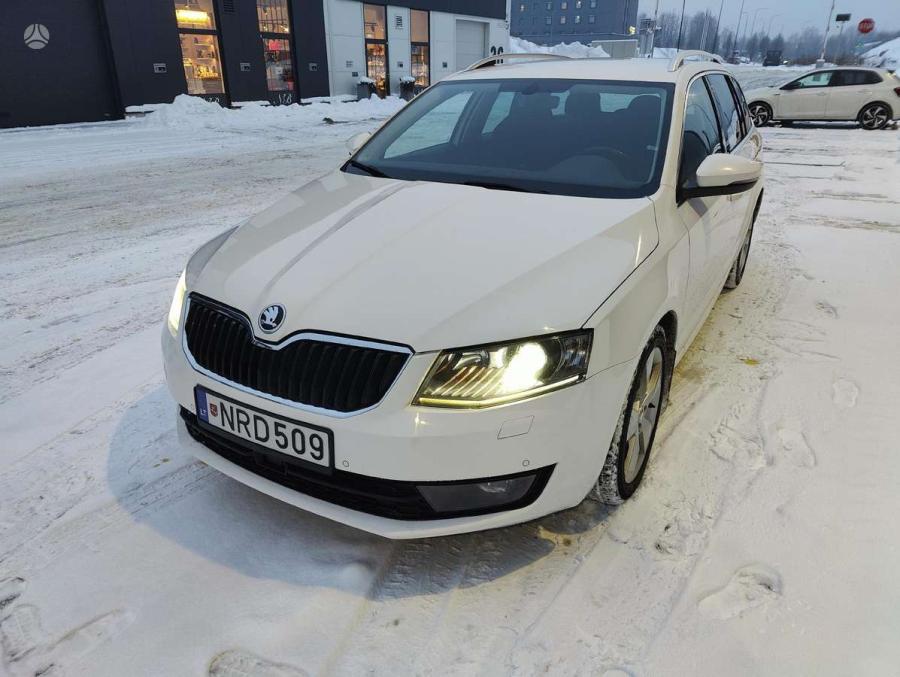 White Skoda Octavia 2017 in Vilnius, with an engine capacity of 1.40 L and mileage of 278 thousand km for 6950 €, photo 3 on AUTOMOTO.COM.LV