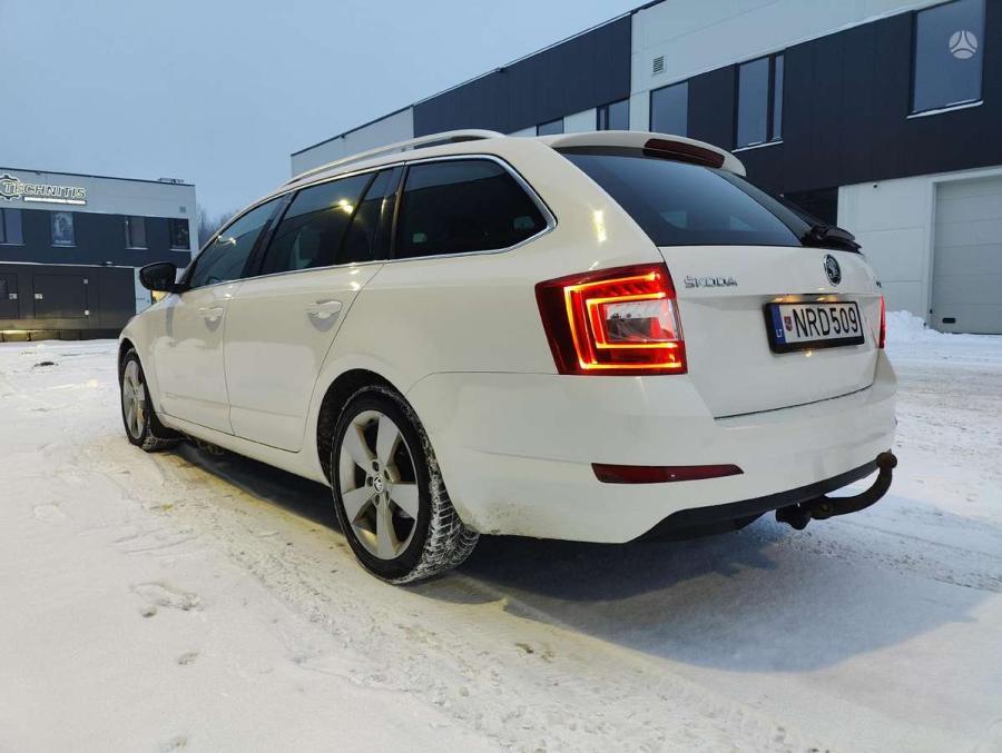 White Skoda Octavia 2017 in Vilnius, with an engine capacity of 1.40 L and mileage of 278 thousand km for 6950 €, photo 4 on AUTOMOTO.COM.LV