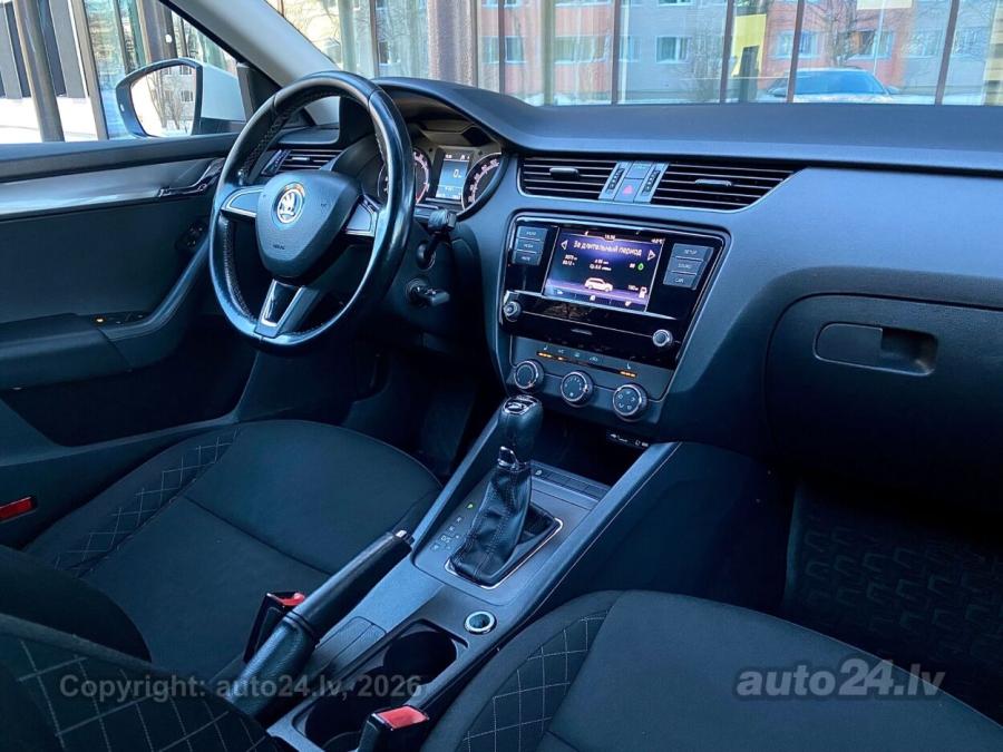 Balts Skoda Octavia 2017 Tallina, ar dzinēja tilpumu 1.60 L un nobraukumu 260 tūkst. km par 8500 €, foto 7 vietnē AUTOMOTO.COM.LV