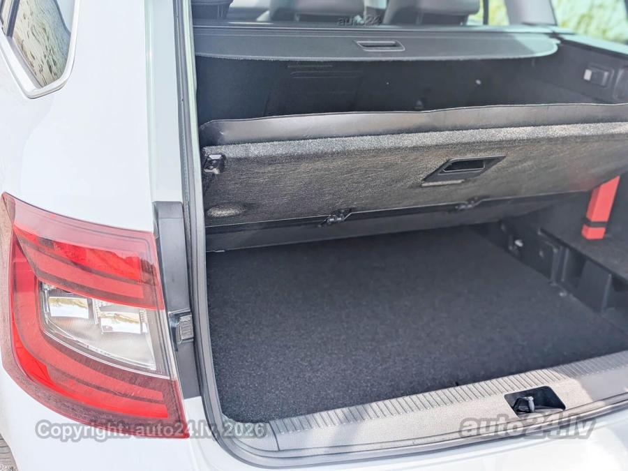 White Skoda Octavia 2017 in Tallinn, with an engine capacity of 2.00 L and mileage of 258 thousand km for 10200 €, photo 16 on AUTOMOTO.COM.LV