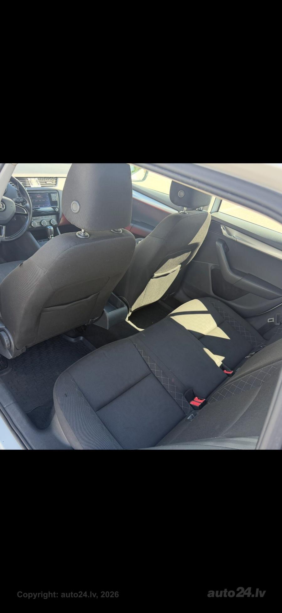 White Skoda Octavia 2017 in Tallinn, with an engine capacity of 1.40 L and mileage of 389 thousand km for 6000 €, photo 8 on AUTOMOTO.COM.LV
