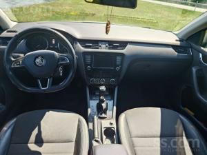 White Skoda Octavia 2017 in Ogre, with an engine capacity of 2.00 L and mileage of 298 thousand km for 7700 €, photo 9 on AUTOMOTO.COM.LV