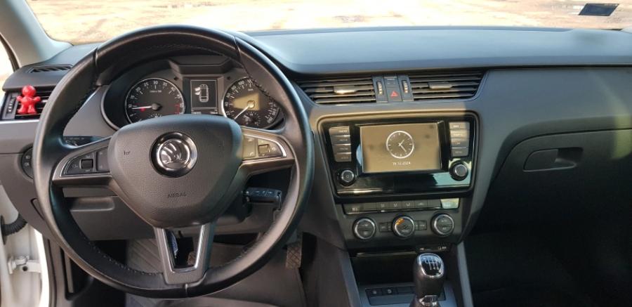 Balts Skoda Octavia 2017 Rīga, ar dzinēja tilpumu 2.00 L un nobraukumu 238 tūkst. km par 7500 €, foto 3 vietnē AUTOMOTO.COM.LV