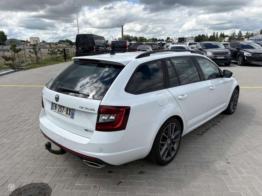 White Skoda Octavia 2017 in Taurage, with an engine capacity of 1.97 L and mileage of 255 thousand km for 11000 €, photo 6 on AUTOMOTO.COM.LV