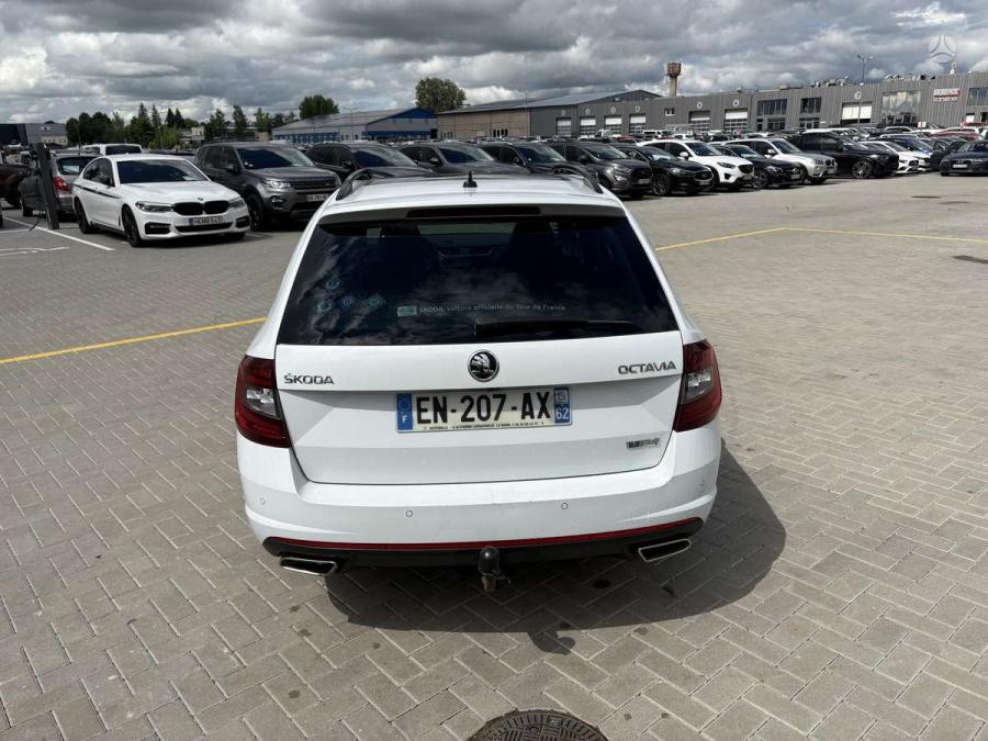 White Skoda Octavia 2017 in Taurage, with an engine capacity of 1.97 L and mileage of 255 thousand km for 11000 €, photo 7 on AUTOMOTO.COM.LV
