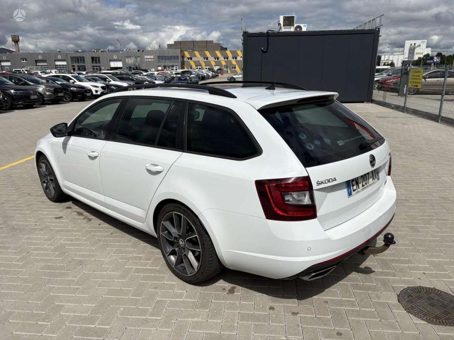 White Skoda Octavia 2017 in Taurage, with an engine capacity of 1.97 L and mileage of 255 thousand km for 11000 €, photo 8 on AUTOMOTO.COM.LV