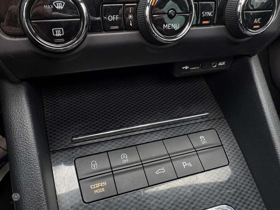 White Skoda Octavia 2017 in Taurage, with an engine capacity of 1.97 L and mileage of 255 thousand km for 11000 €, photo 19 on AUTOMOTO.COM.LV