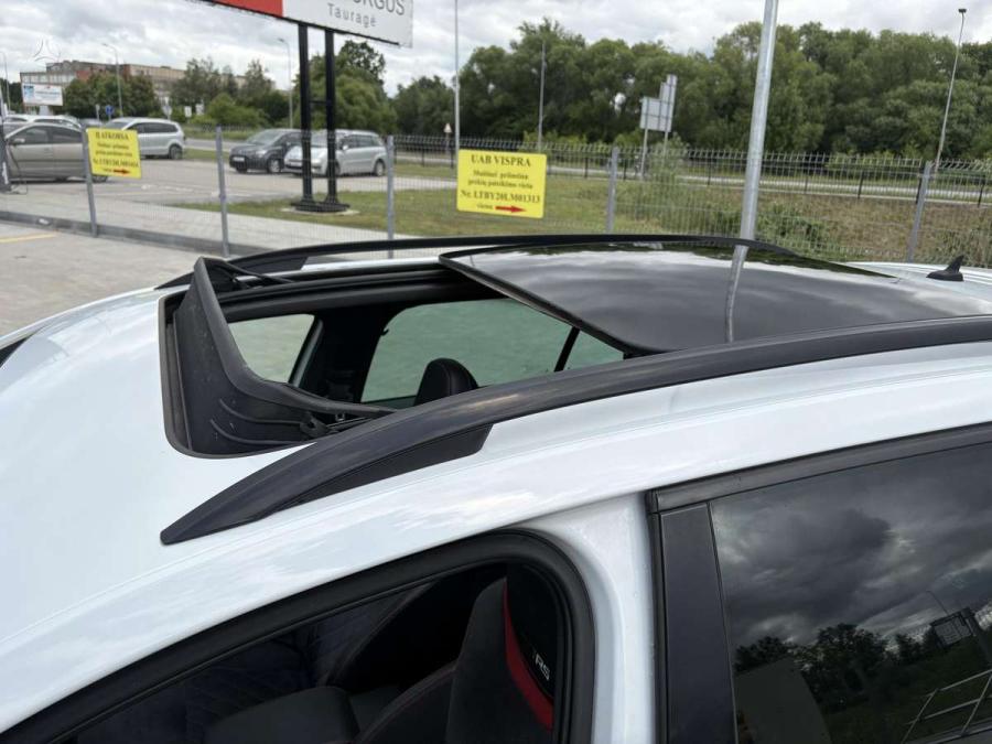 White Skoda Octavia 2017 in Taurage, with an engine capacity of 1.97 L and mileage of 255 thousand km for 11000 €, photo 22 on AUTOMOTO.COM.LV
