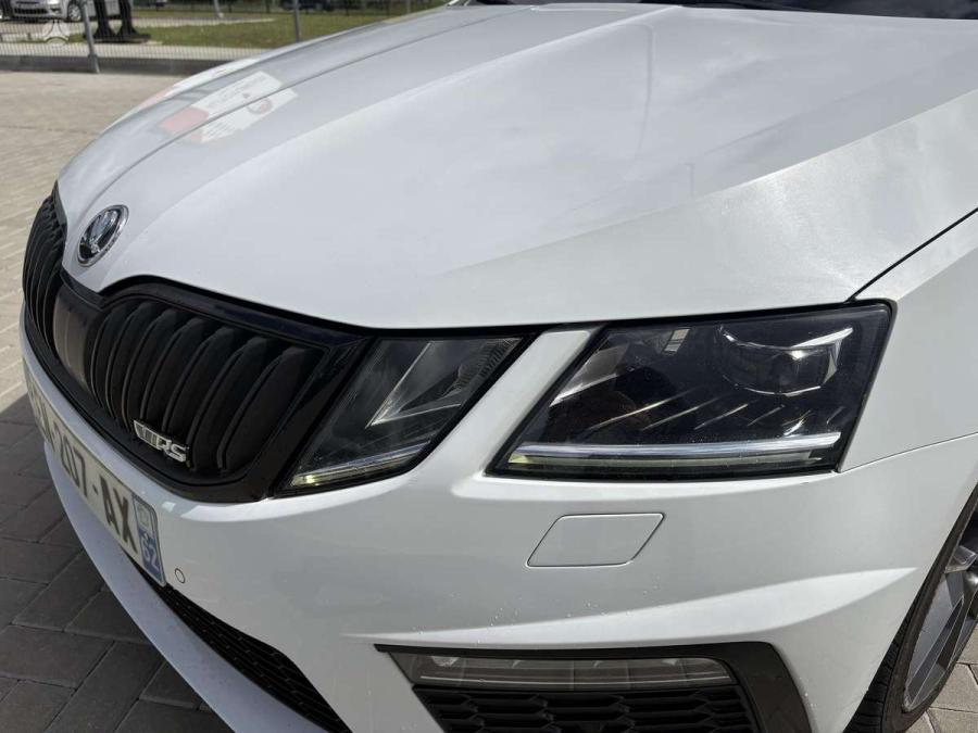 White Skoda Octavia 2017 in Taurage, with an engine capacity of 1.97 L and mileage of 255 thousand km for 11000 €, photo 29 on AUTOMOTO.COM.LV