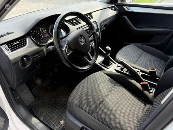 White Skoda Octavia 2017 in Vilnius, with an engine capacity of 1.60 L and mileage of 214 thousand km for 7300 €, photo 10 on AUTOMOTO.COM.LV