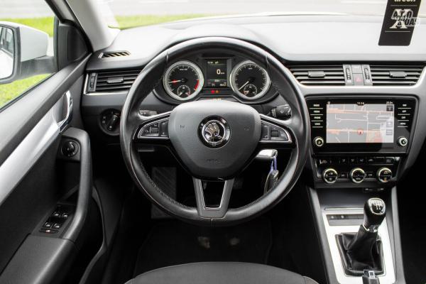White Skoda Octavia 2017 in Kaunas, with an engine capacity of 1.60 L and mileage of 192 thousand km for 8300 €, photo 10 on AUTOMOTO.COM.LV