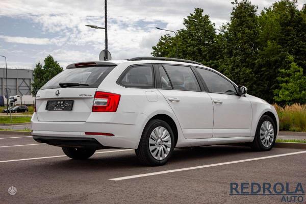 White Skoda Octavia 2017 in Kaunas, with an engine capacity of 1.60 L and mileage of 192 thousand km for 8300 €, photo 4 on AUTOMOTO.COM.LV