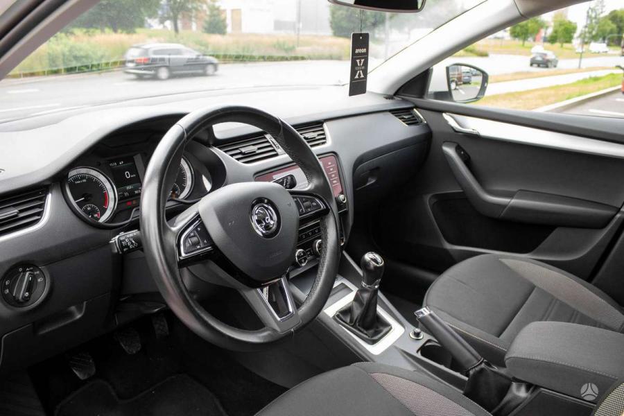 Balts Skoda Octavia 2017 Kauņa, ar dzinēja tilpumu 1.60 L un nobraukumu 192 tūkst. km par 8300 €, foto 8 vietnē AUTOMOTO.COM.LV