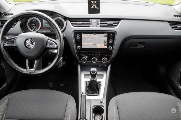 White Skoda Octavia 2017 in Kaunas, with an engine capacity of 1.60 L and mileage of 192 thousand km for 8300 €, photo 8 on AUTOMOTO.COM.LV
